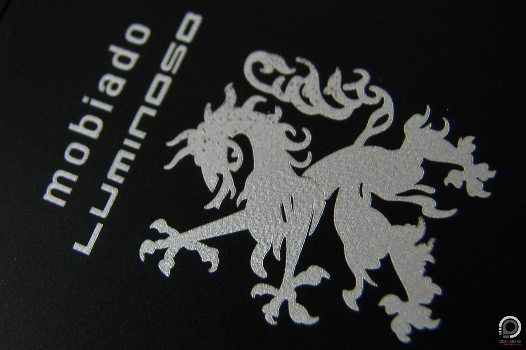 Mobiado Luminoso - csak a külső - Mobilarena Mobiltelefon teszt