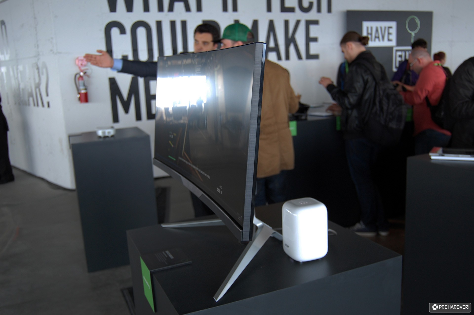 Acer blog@New York: hajlított IPS monitorok a G-Sync és FreeSync ...