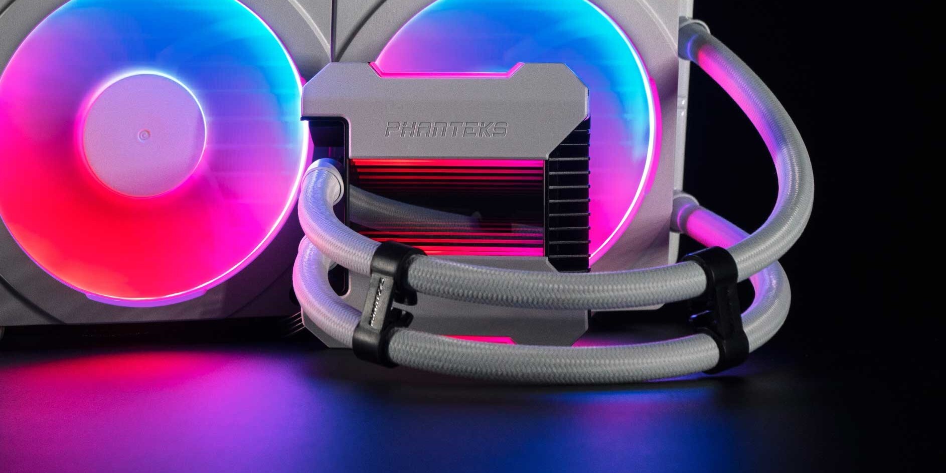 Egy új, fehér AIO-val indítja a nyarat a Phanteks - PROHARDVER! Hűtés hír