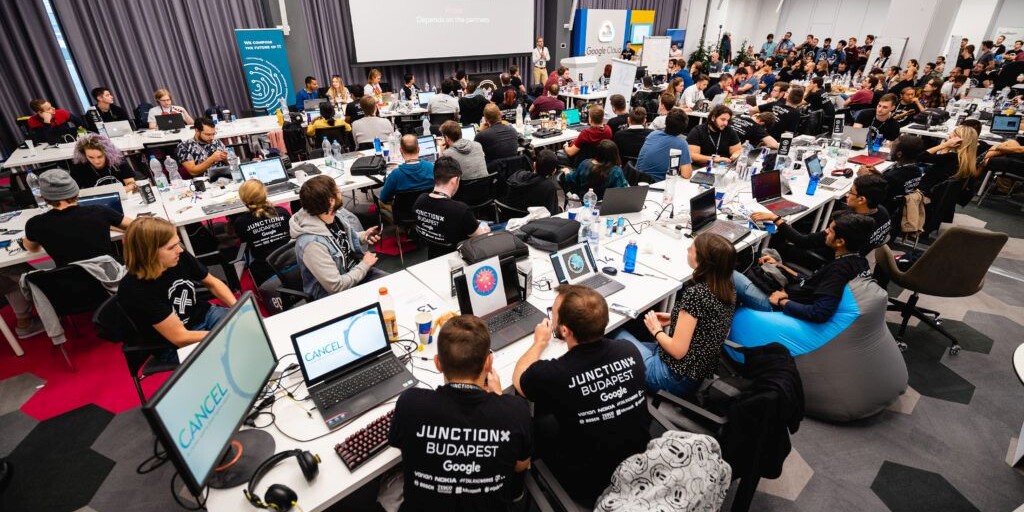 Újra Budapestre érkezik a JunctionX hackathon - IT café Mérleg hír