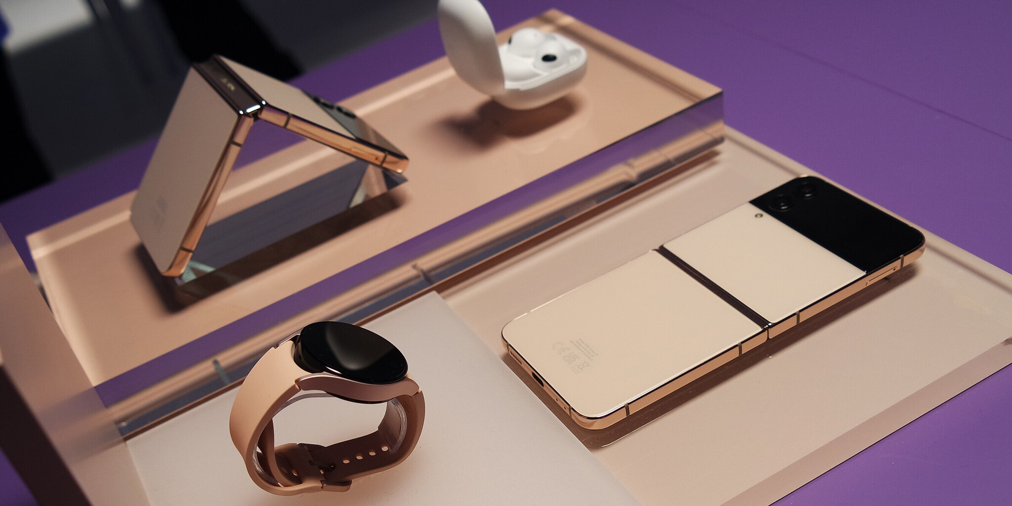 TM Roh: 2025-re a Samsung eladott prémium telefonjainak fele hajlítható ...