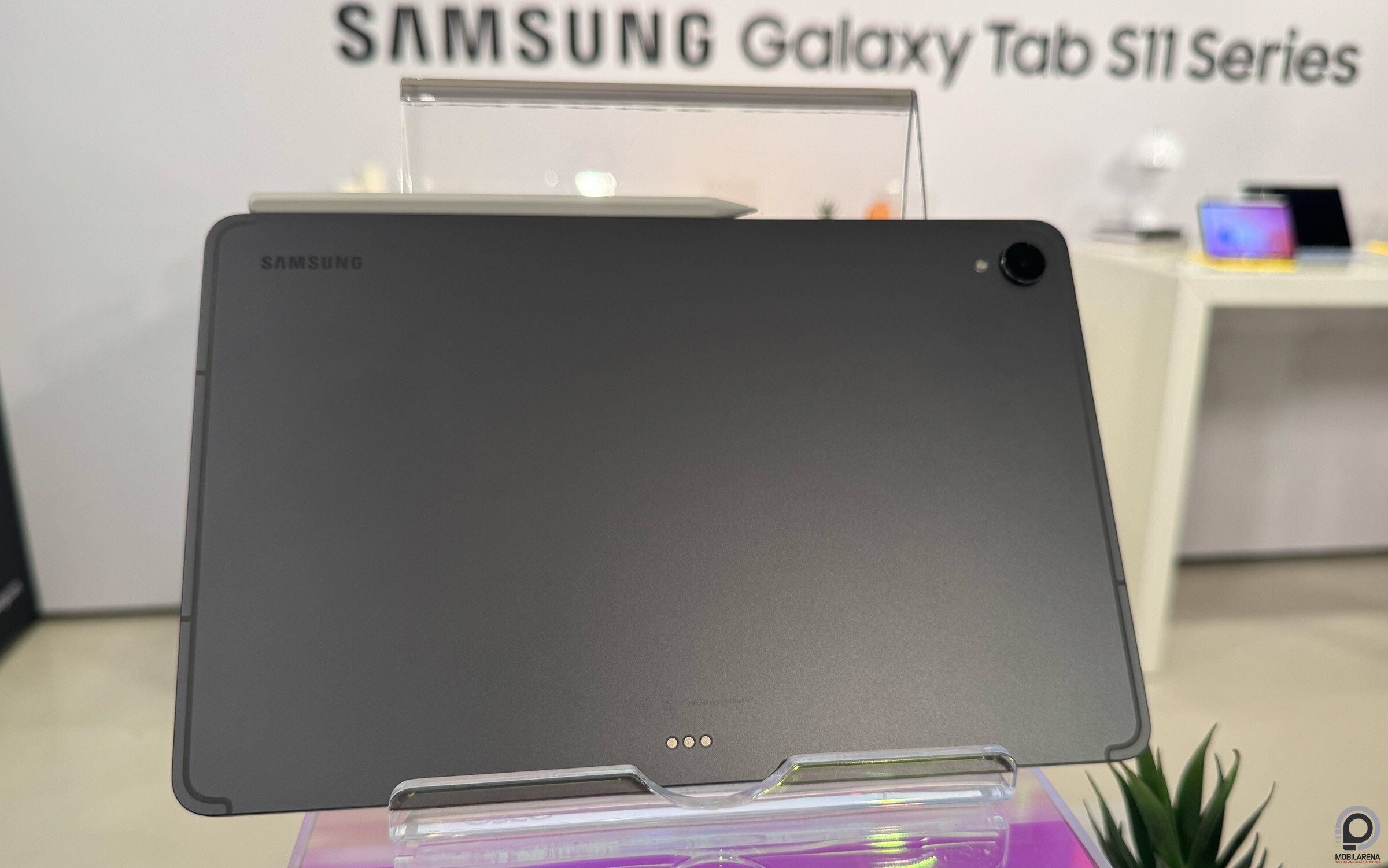 IFA 2025: Egy normál és papírvékony tábla a Samsungtól - Mobilarena ...