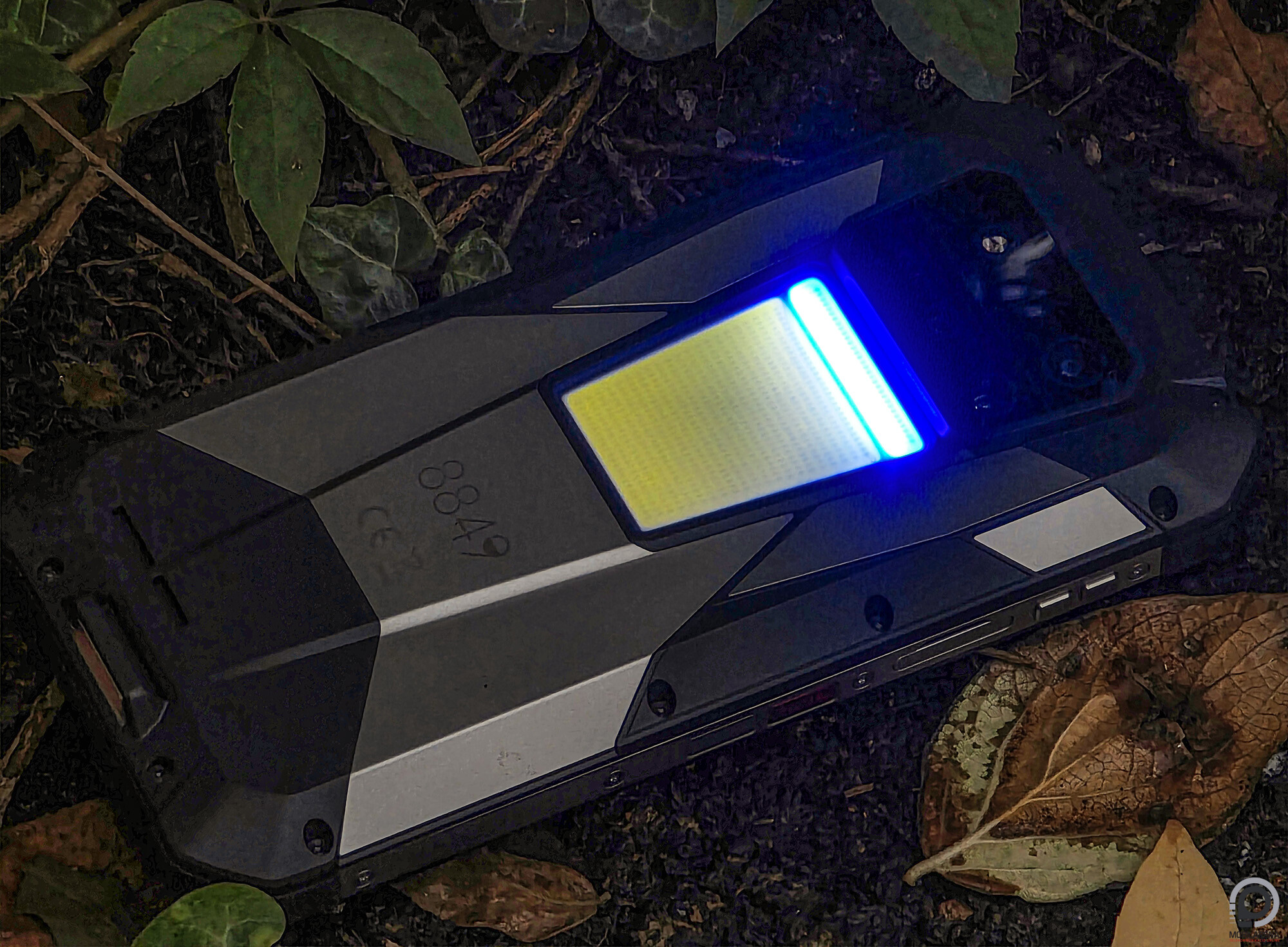 8849 Tank 4 Pro - interpol-álom - Mobilarena Okostelefon teszt