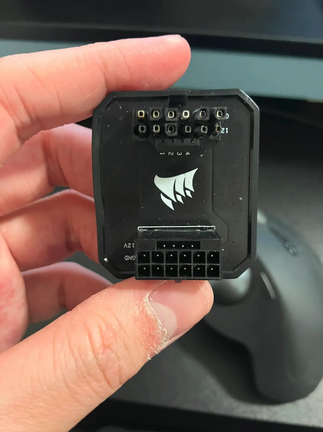 Megolvadt egy hőtűrő Corsair 12V-2x6-os adapter - PROHARDVER ...