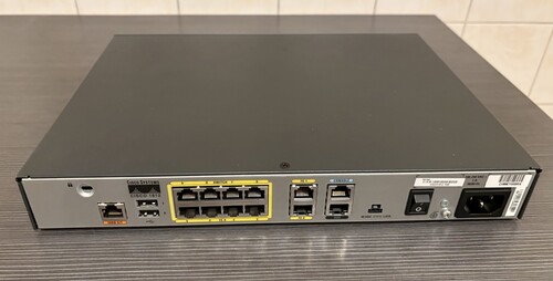 Cisco 1812 Router - HardverApró