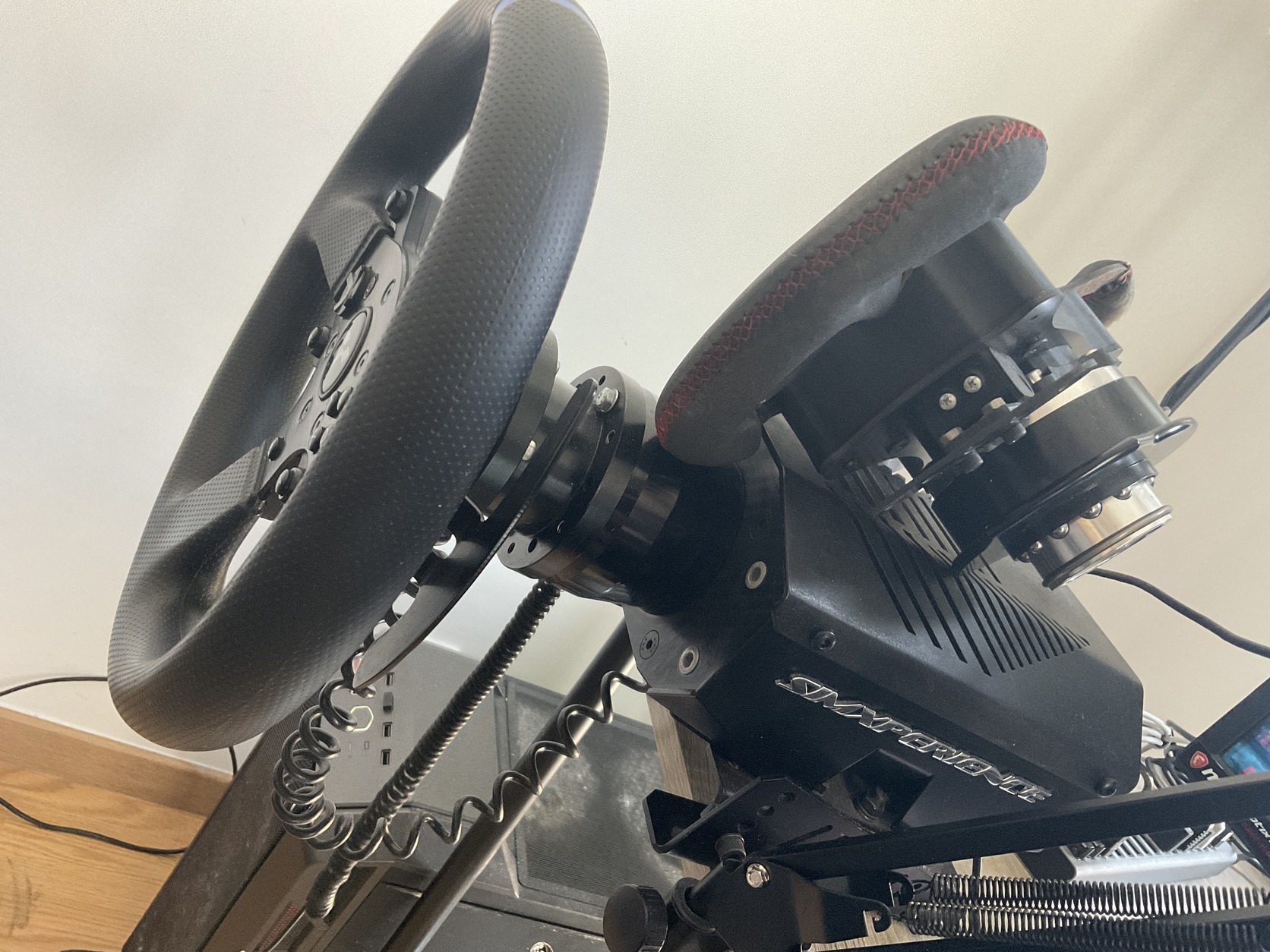 Aki kapja AKCIÓ - Accuforce PRO V2 + T-LCM + LOGITECH SHIFTER - HardverApró