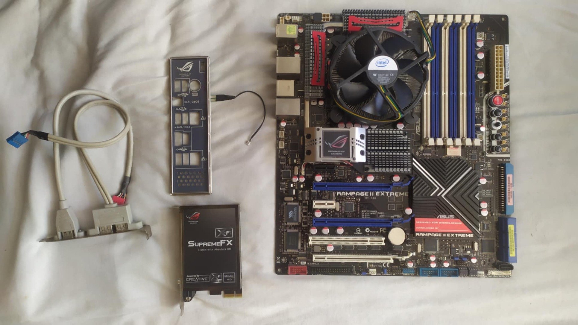 Asus ROG Rampage II Extreme + i7-920 - HardverApró