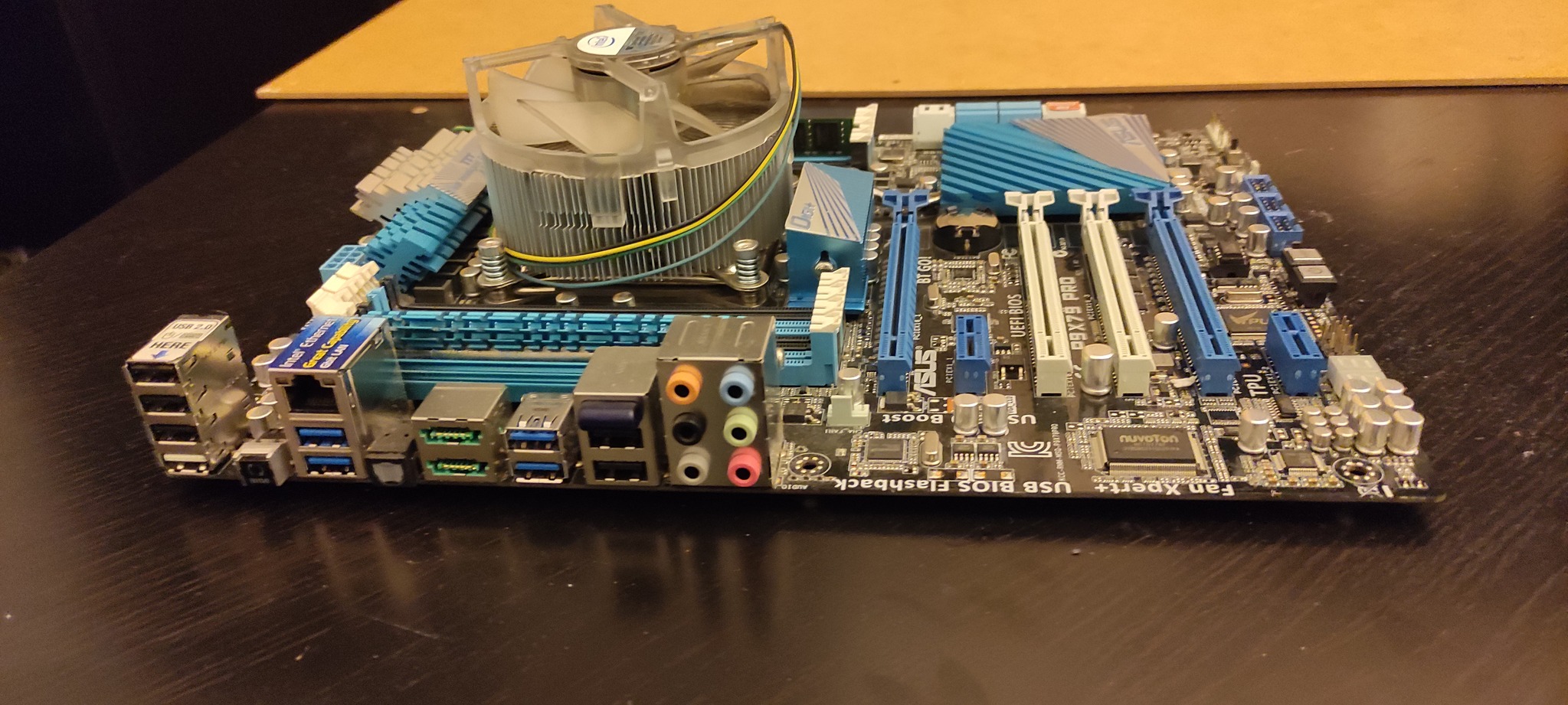 Asus P9X79 pro + I7-3820 + cpu hűtő használt - HardverApró