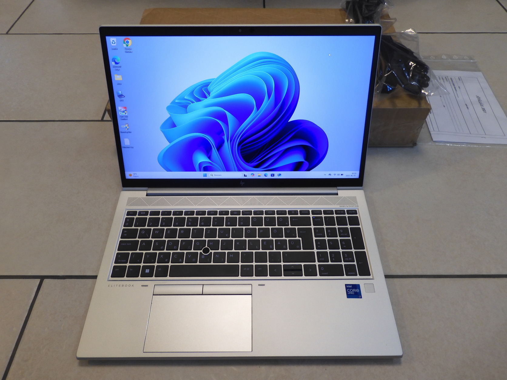 Szép! HP EliteBook 850 G8 Fémházas Multimédiás Laptop 15,6" -65% i7 ...