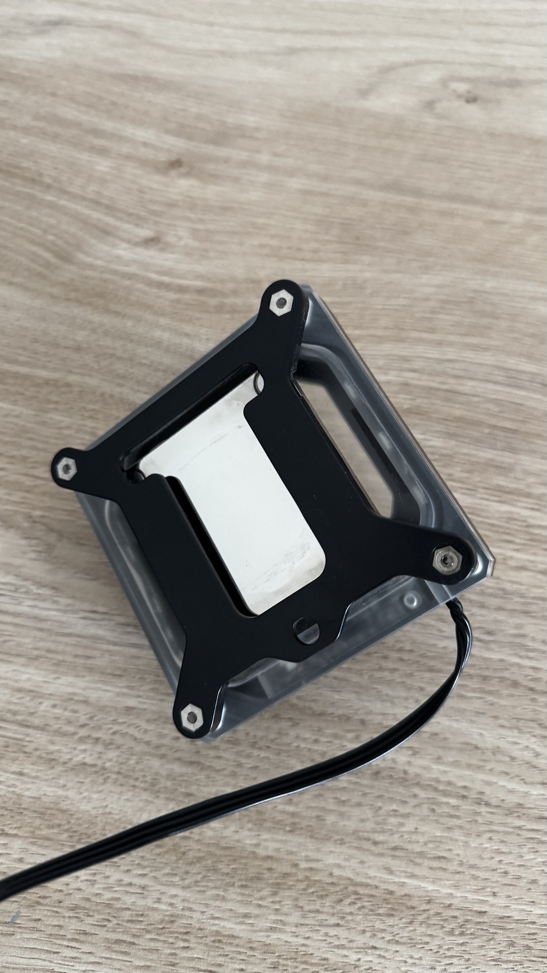 Barrow LGA 151X/X99/X299 vízhütö block LCD Temp Monitorral - HardverApró