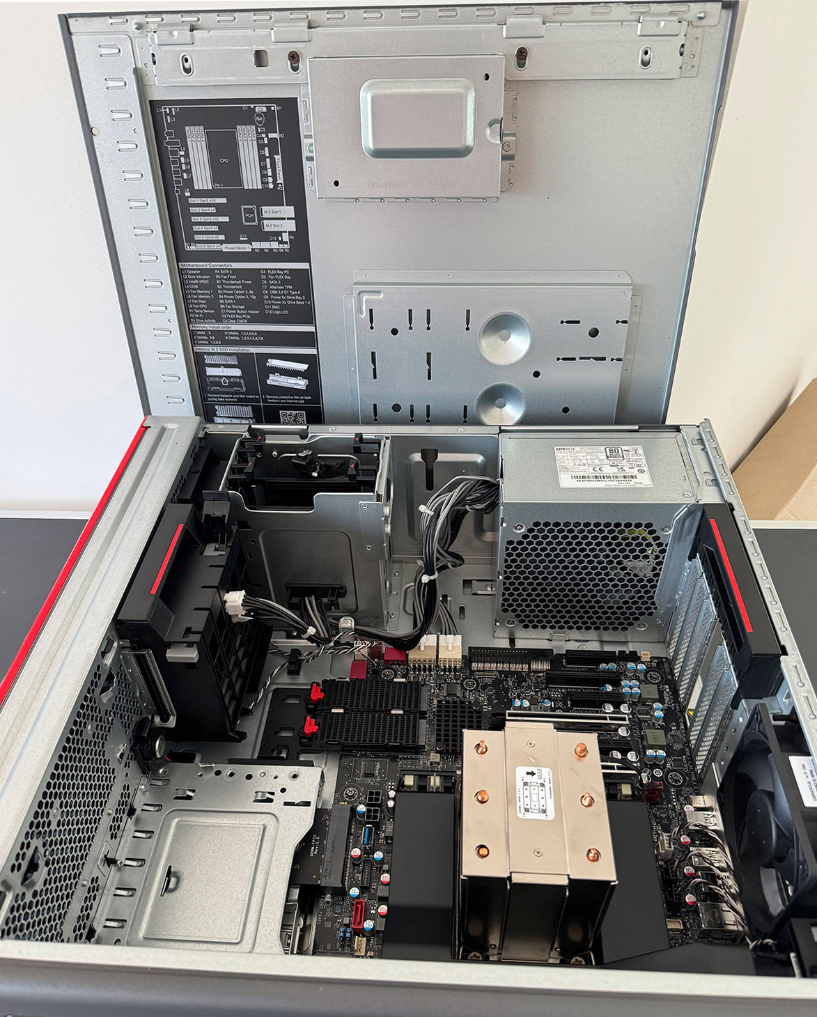 Lenovo P5 és Dell 5860 alig használt, legújabb generációs Xeon-W ...