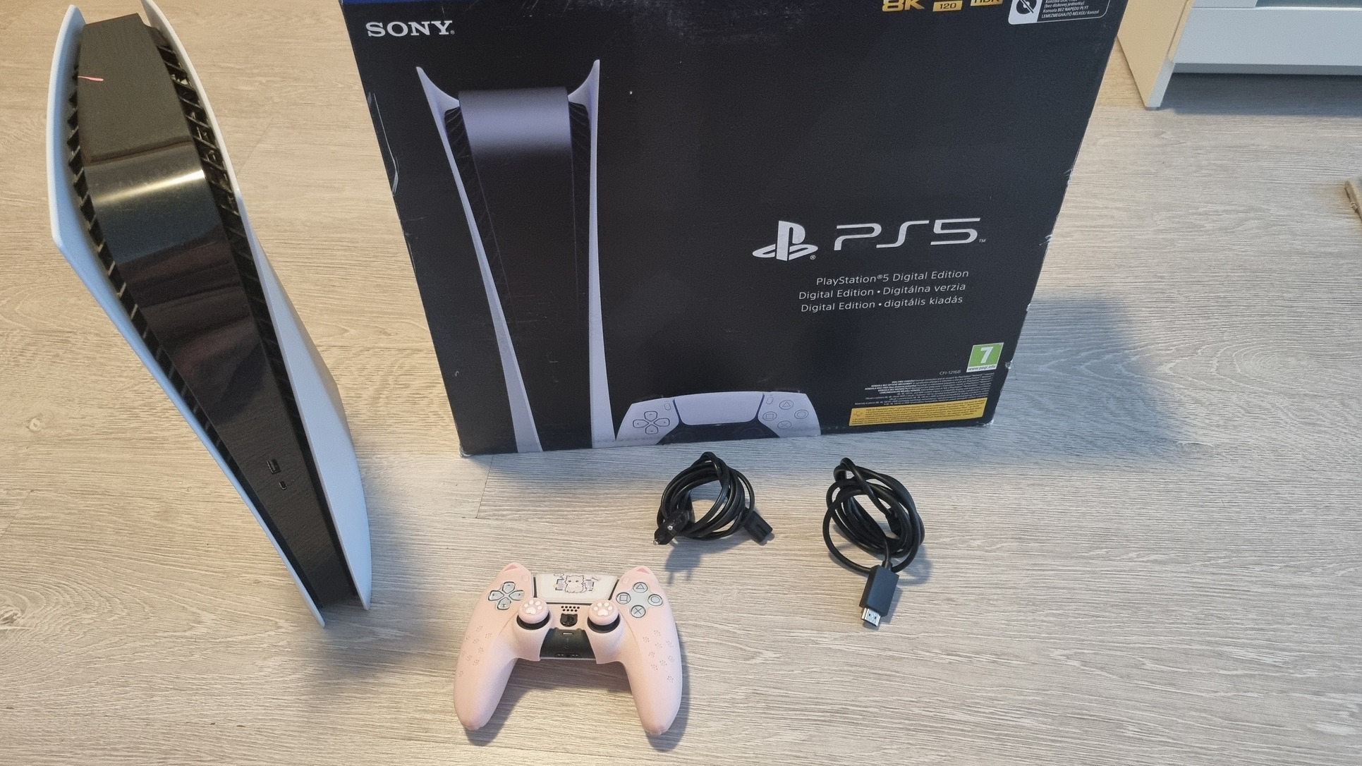 PS5 + hello kitty kontroller - HardverApró