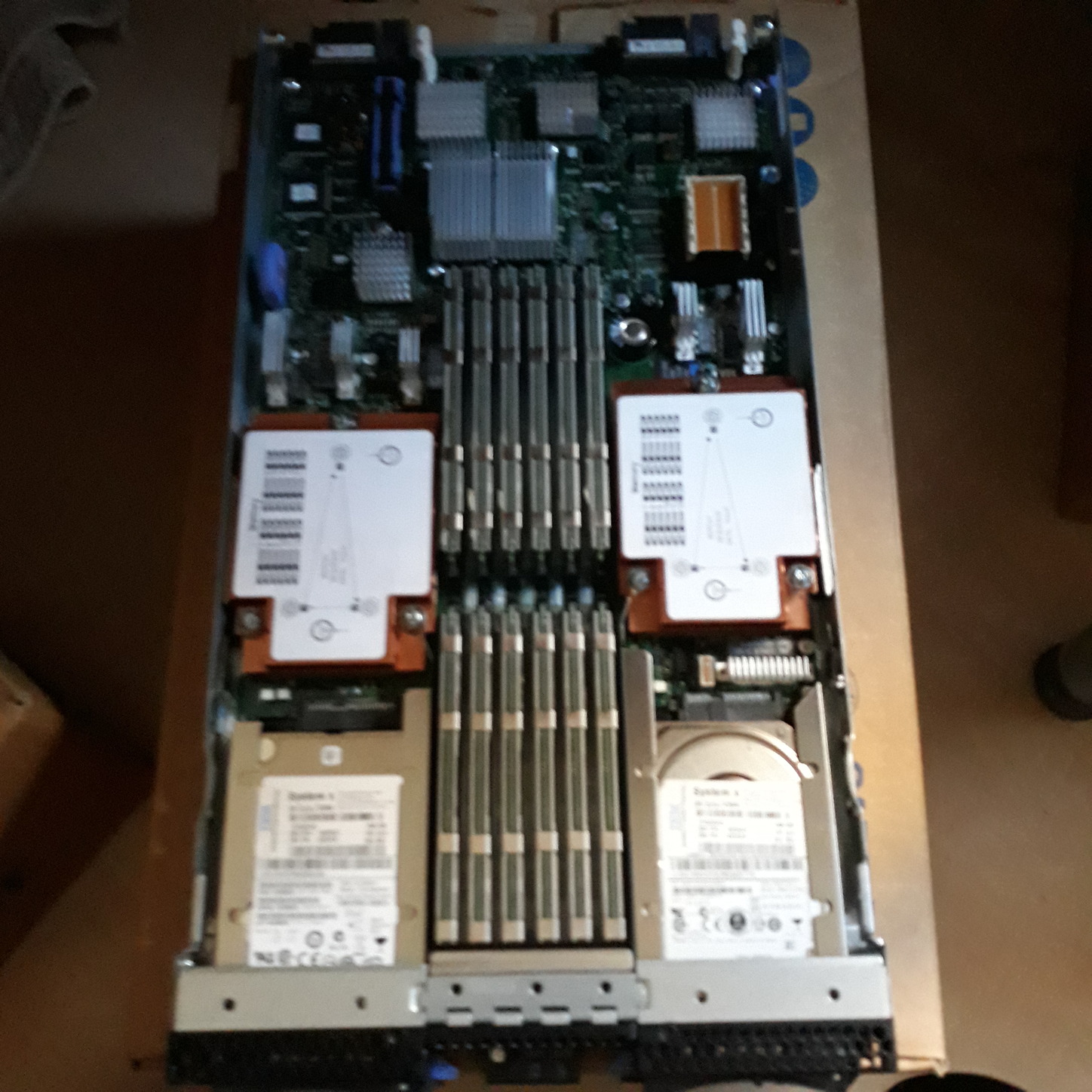 IBM HS22 Blade szerver konfigurációk, HS22, HS21 részegységek CFFH I O ...