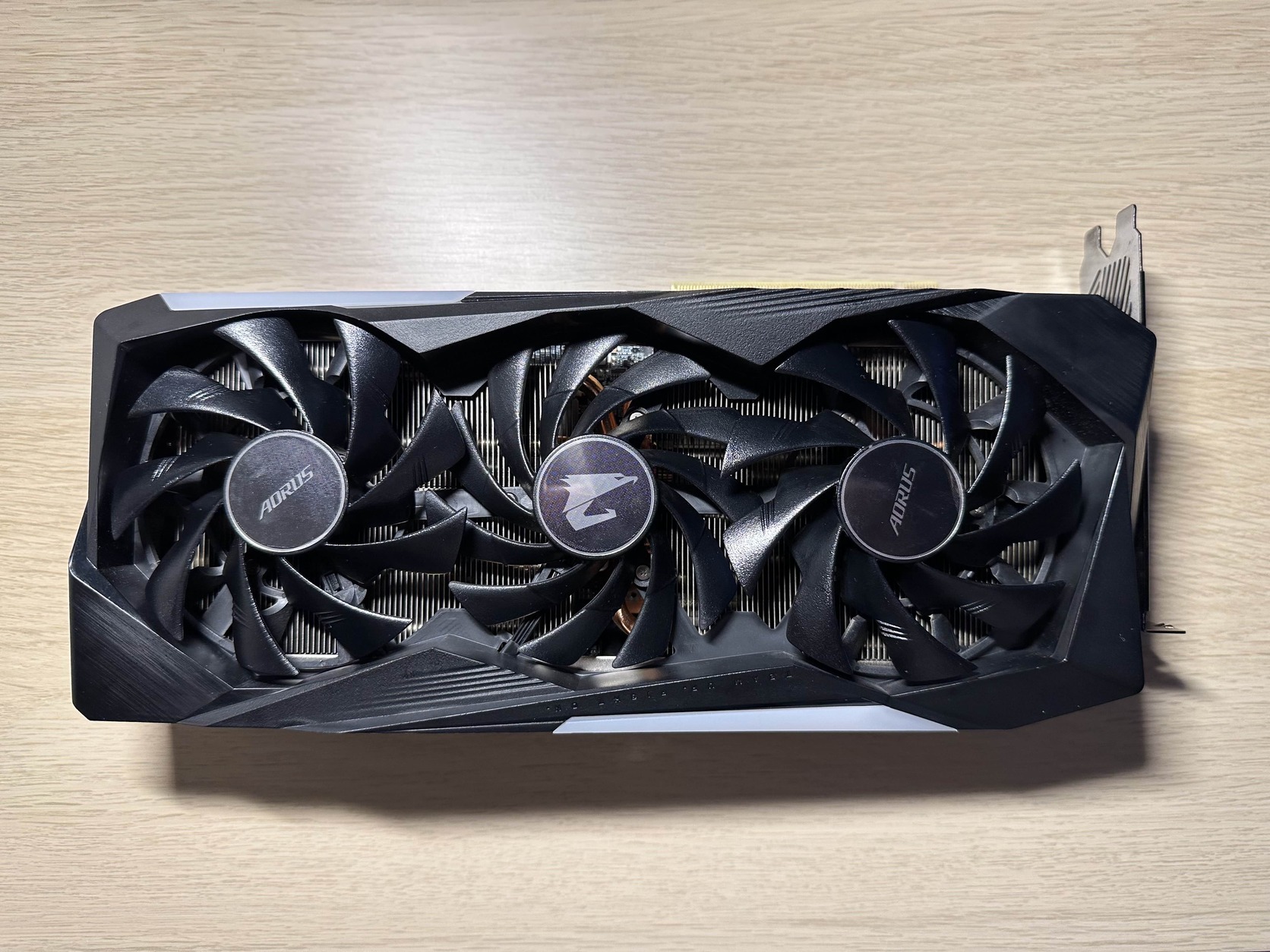 Gigabyte AORUS RTX 3070 MASTER 8G - LCD kijelzős - HardverApró
