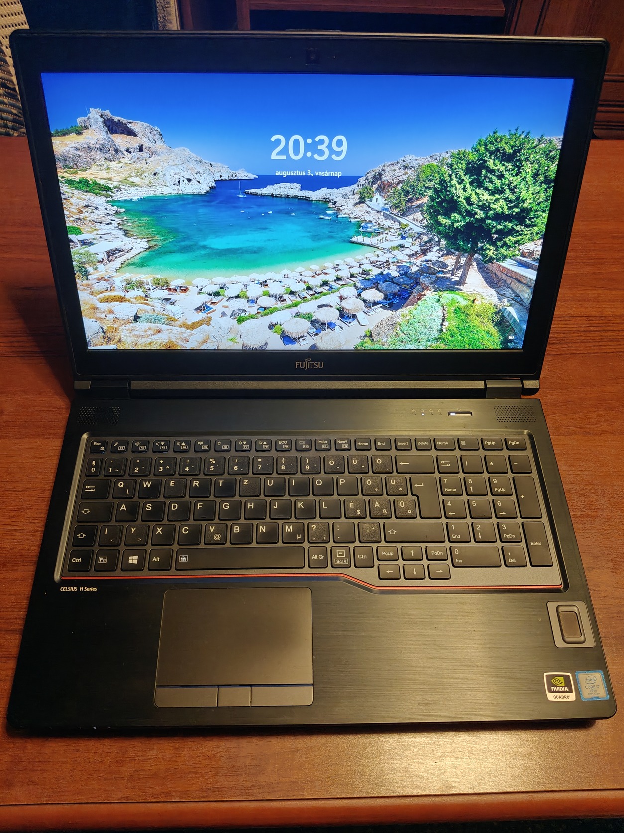 Fujitsu CELSIUS H780 eladó, i7 8850H, 16GB RAM, 6GB NV P3200 VGA, 512GB ...