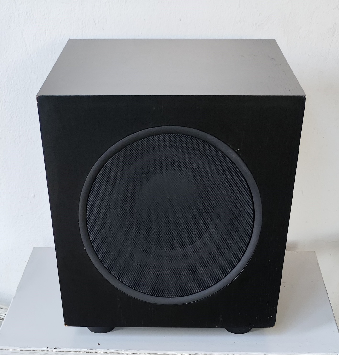 Linn Akurate 221 csúcskategóriás aktív subwoofer - HardverApró