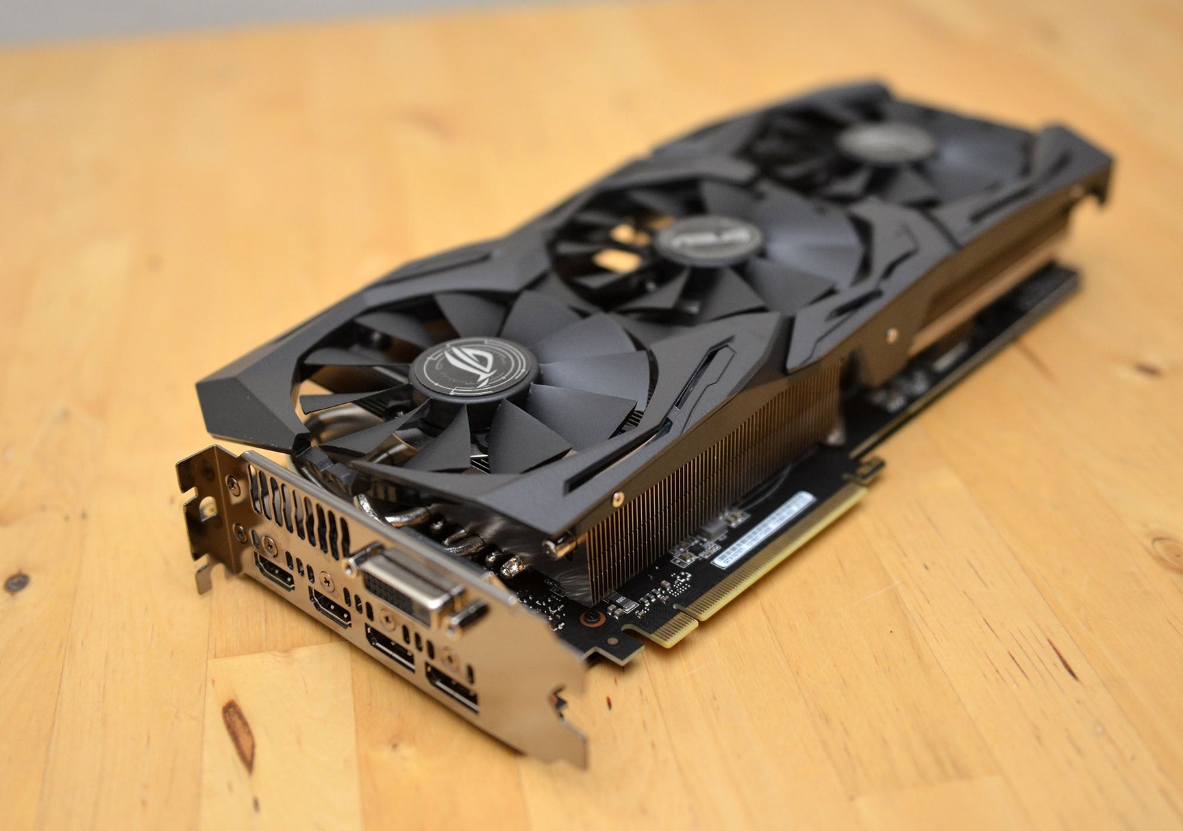 ASUS STRIX GTX 1070 OC - HardverApró