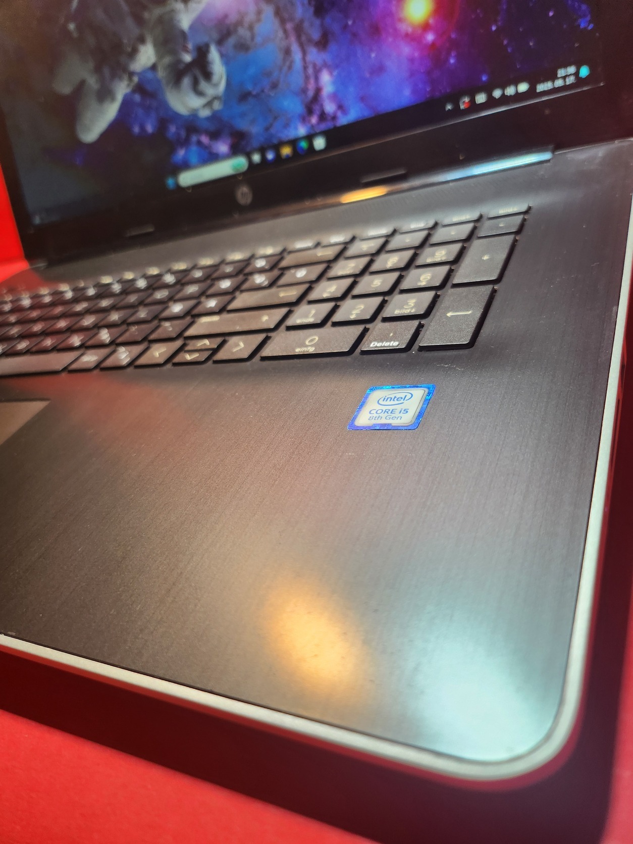 Nagyon szép 17,3-as HP ,8.gen.core i5 (8X4,0Ghz)8-32GB RAM,500GB-1TB ...