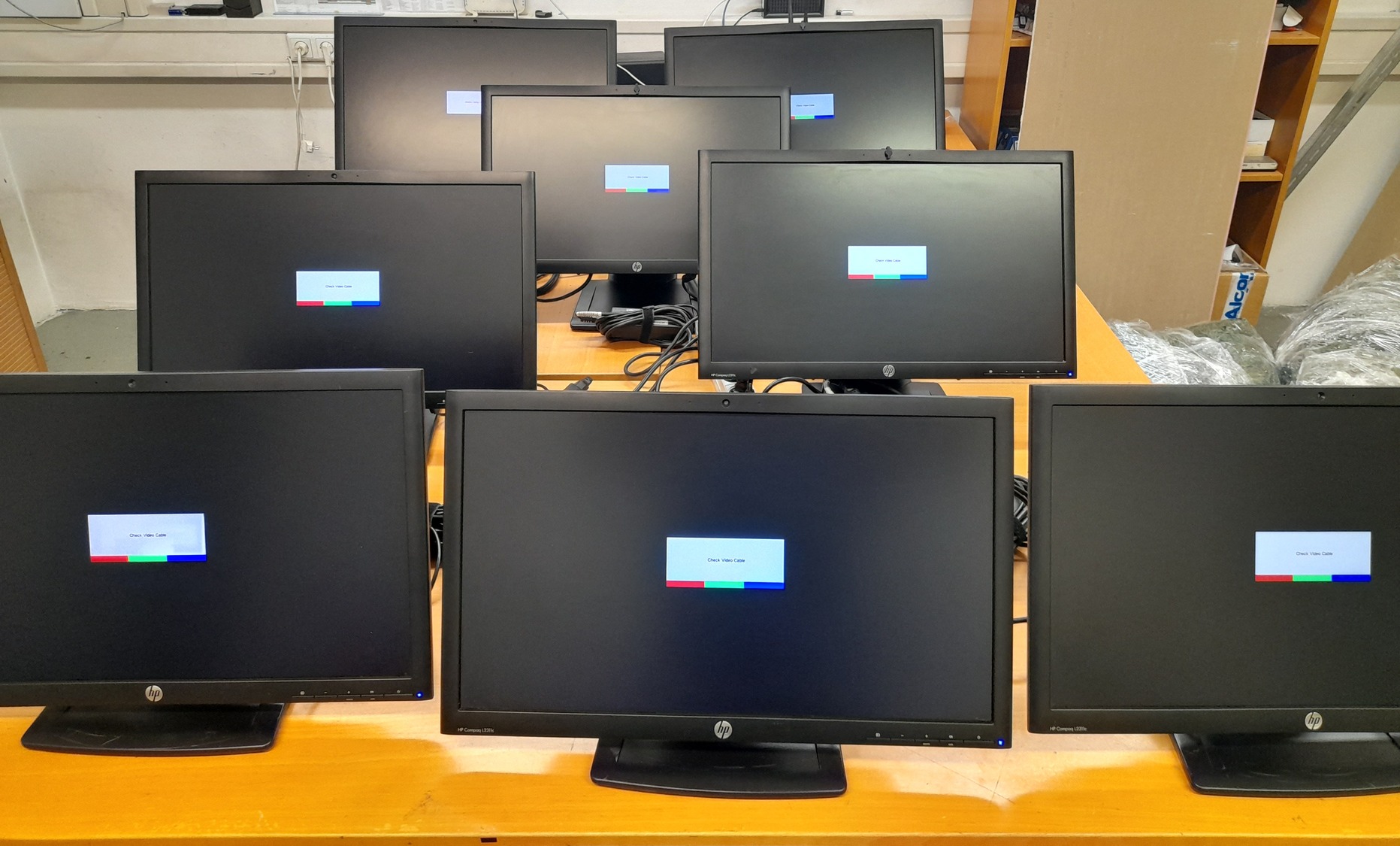 Már csak 4db.HP L2311C 23"-os,kamerás,Internet csatlakozós,Full HD LED ...