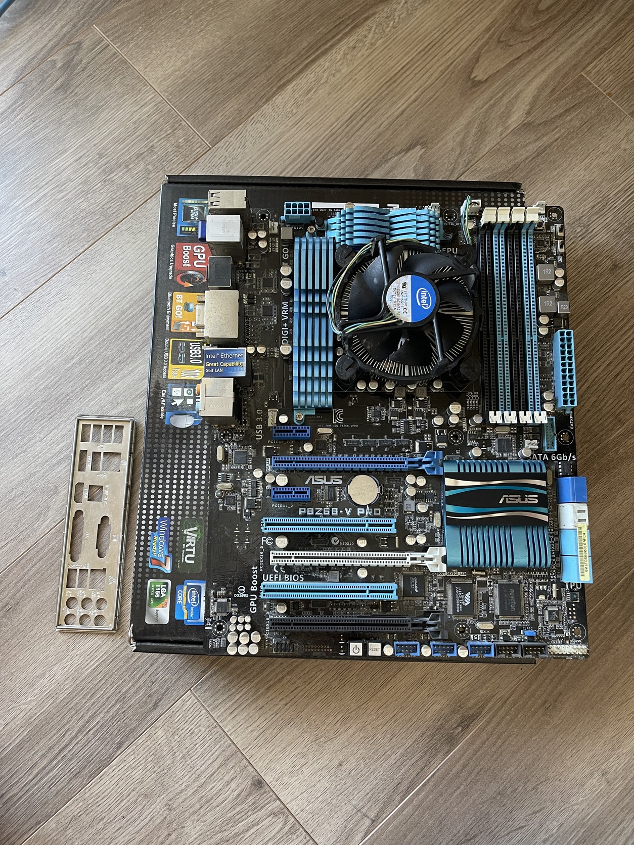 Asus p8 z68-v és i7 2700K rézmagos Intel hűtővel, Hibátlan működés ...