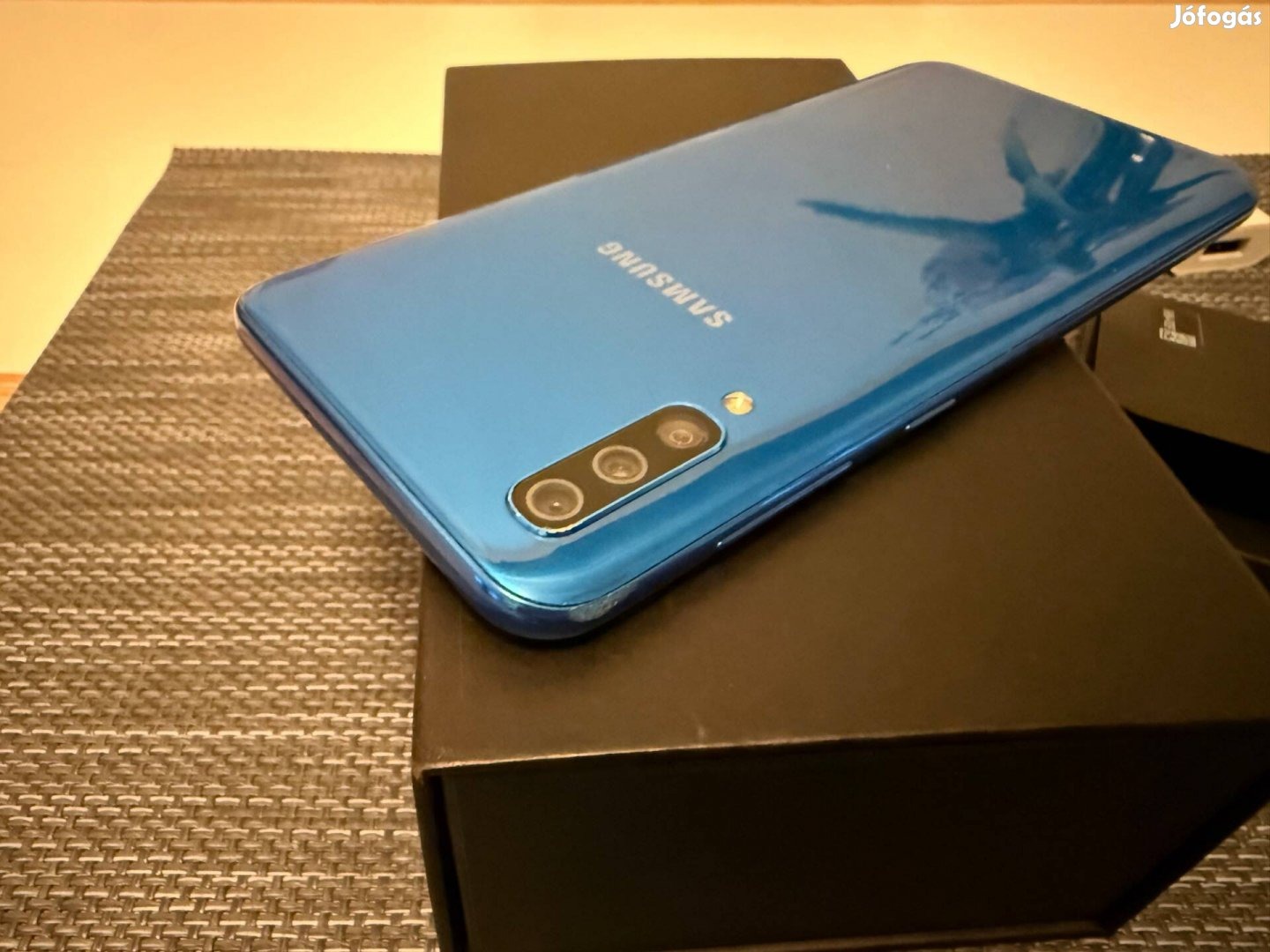 Eladó Samsung Galaxy A50 NFC 128 GB (független, doboz, tartozékok ...