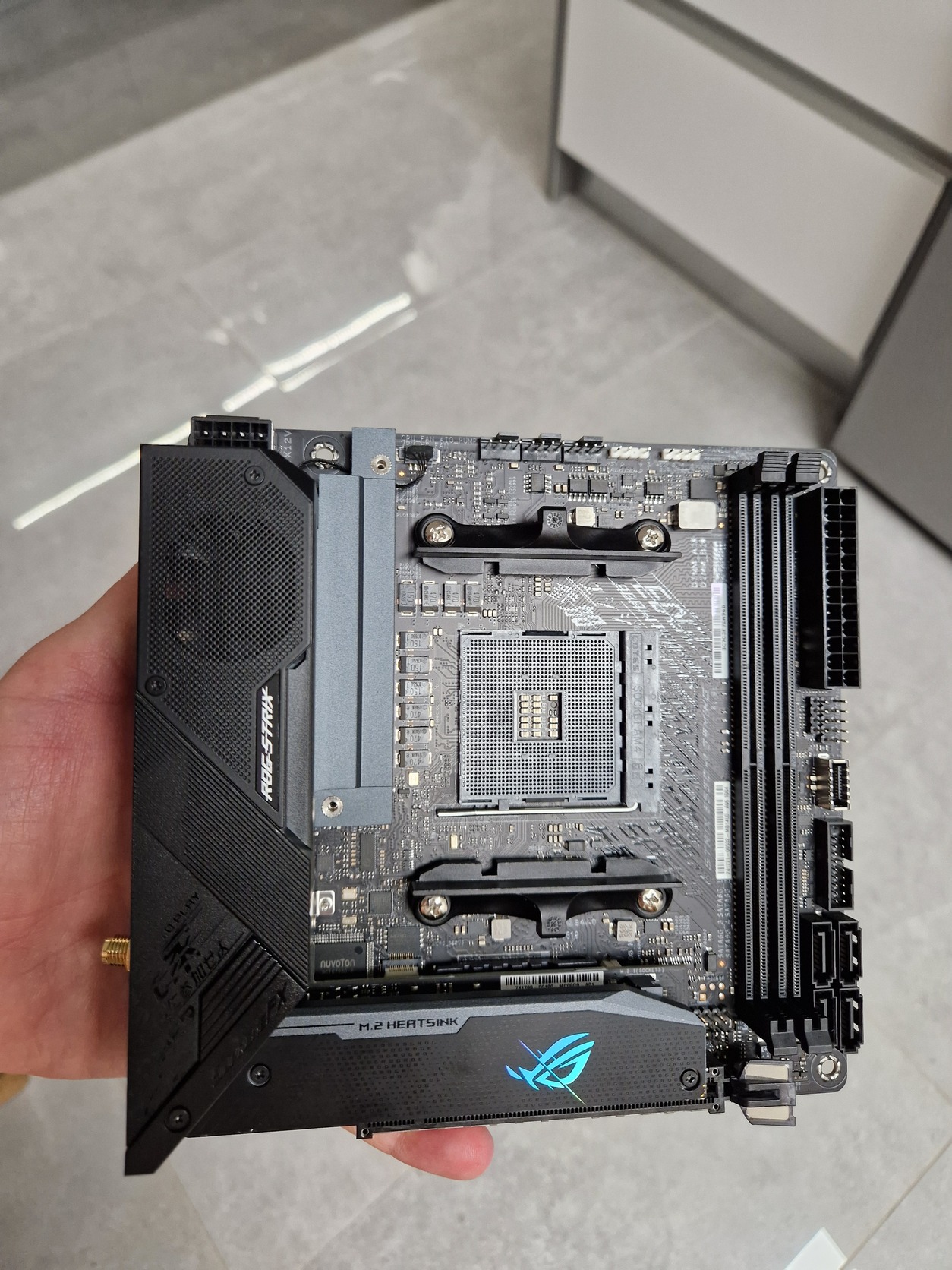 Asus B550i RoG Strix ITX alaplap hibátlan állapotban - HardverApró