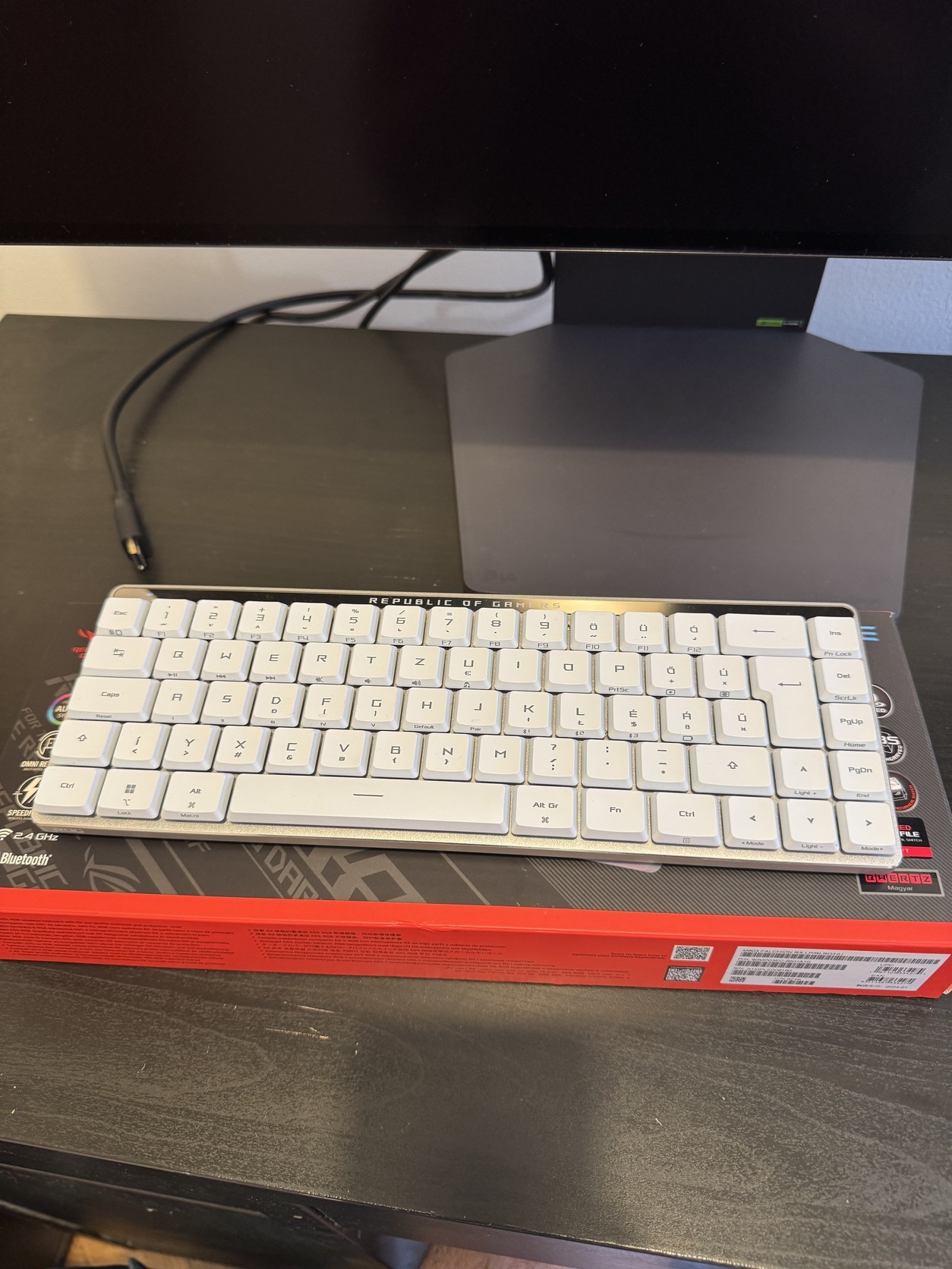 Asus ROG Falchion RX low profile 65 billentyűzet - HardverApró