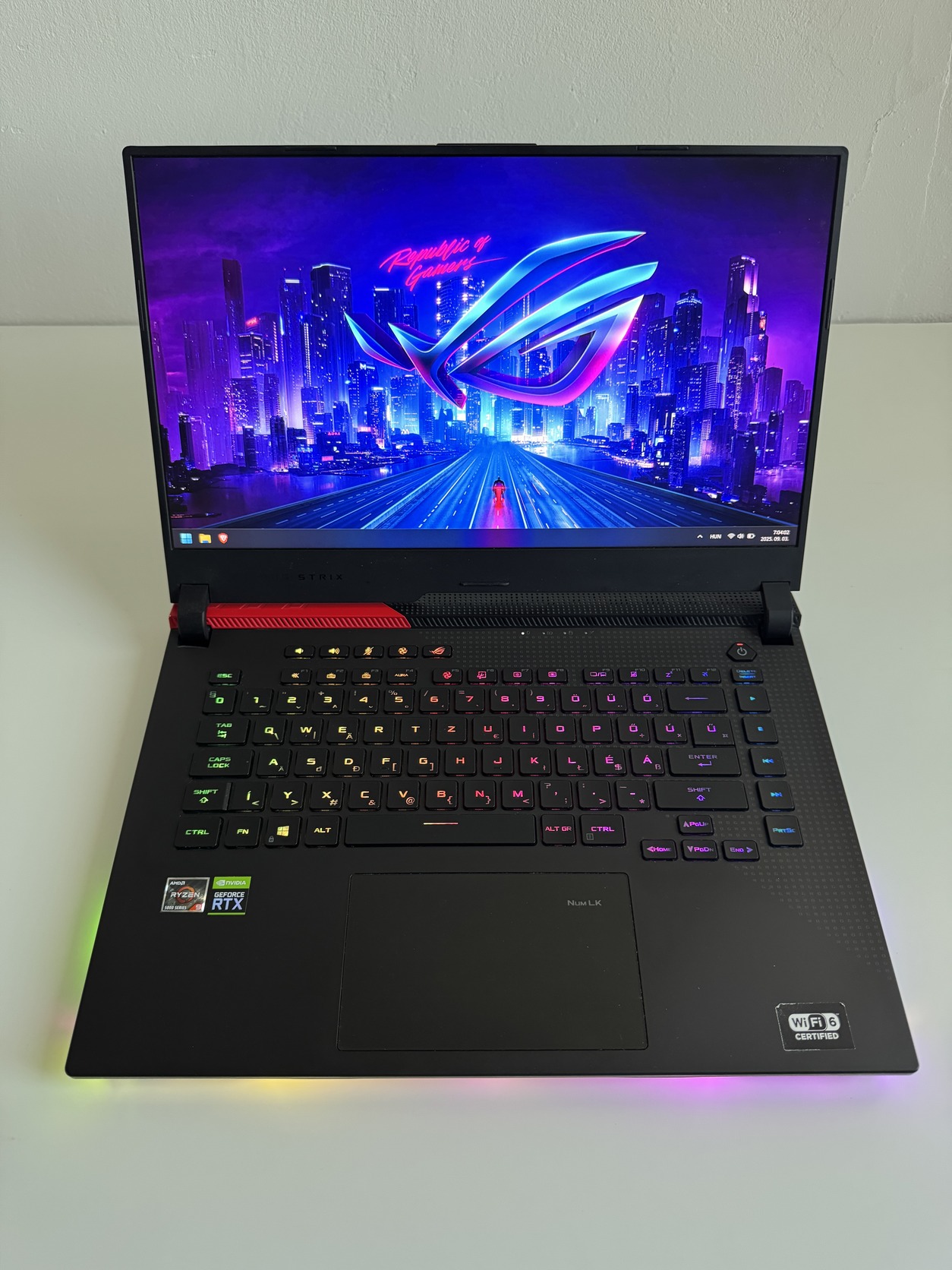 ASUS ROG Strix G513Q // Ryzen 9 5900HX // RTX 3070 // 16 GB RAM // 300 ...
