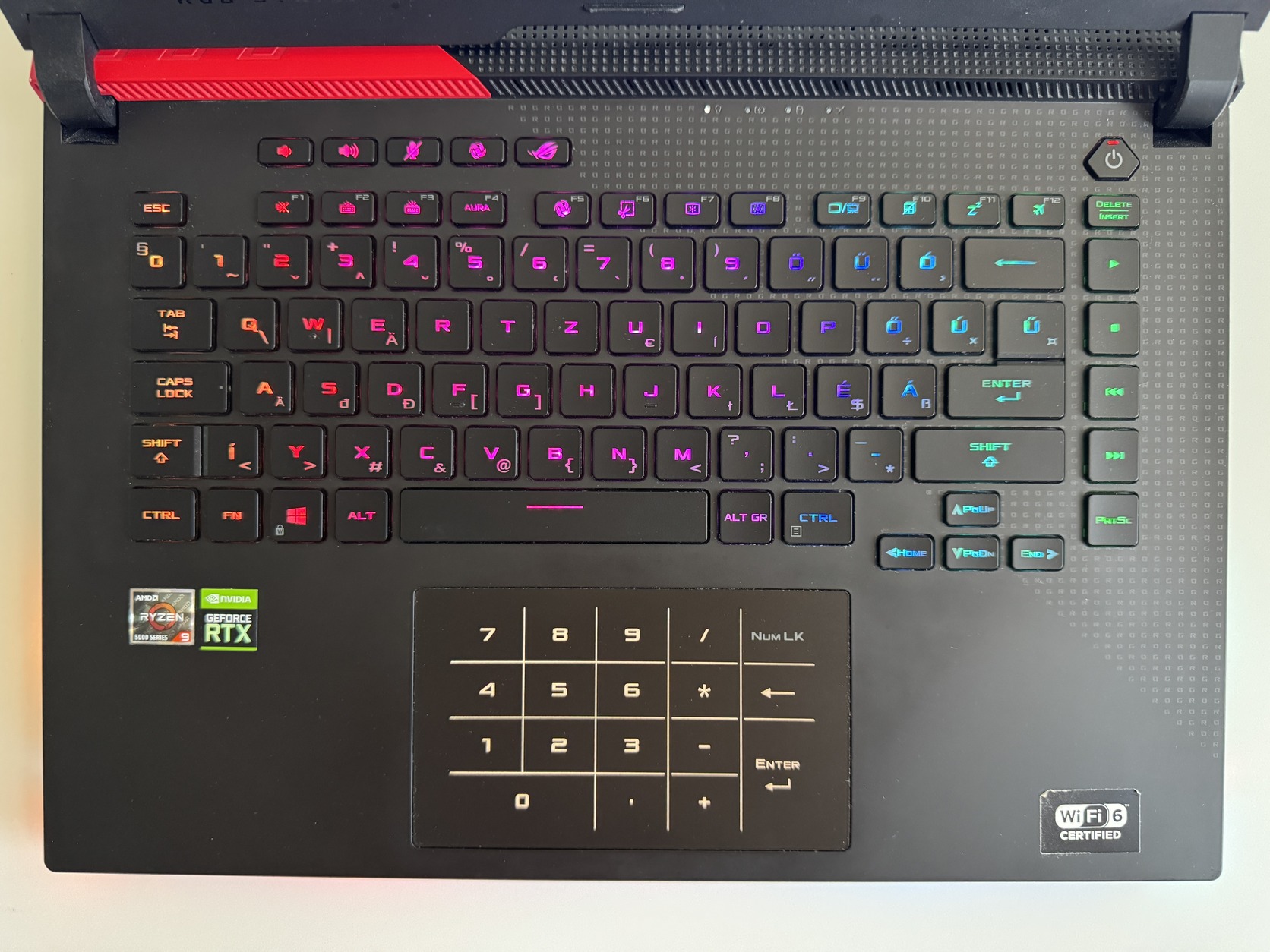 ASUS ROG Strix G513Q // Ryzen 9 5900HX // RTX 3070 // 16 GB RAM // 300 ...