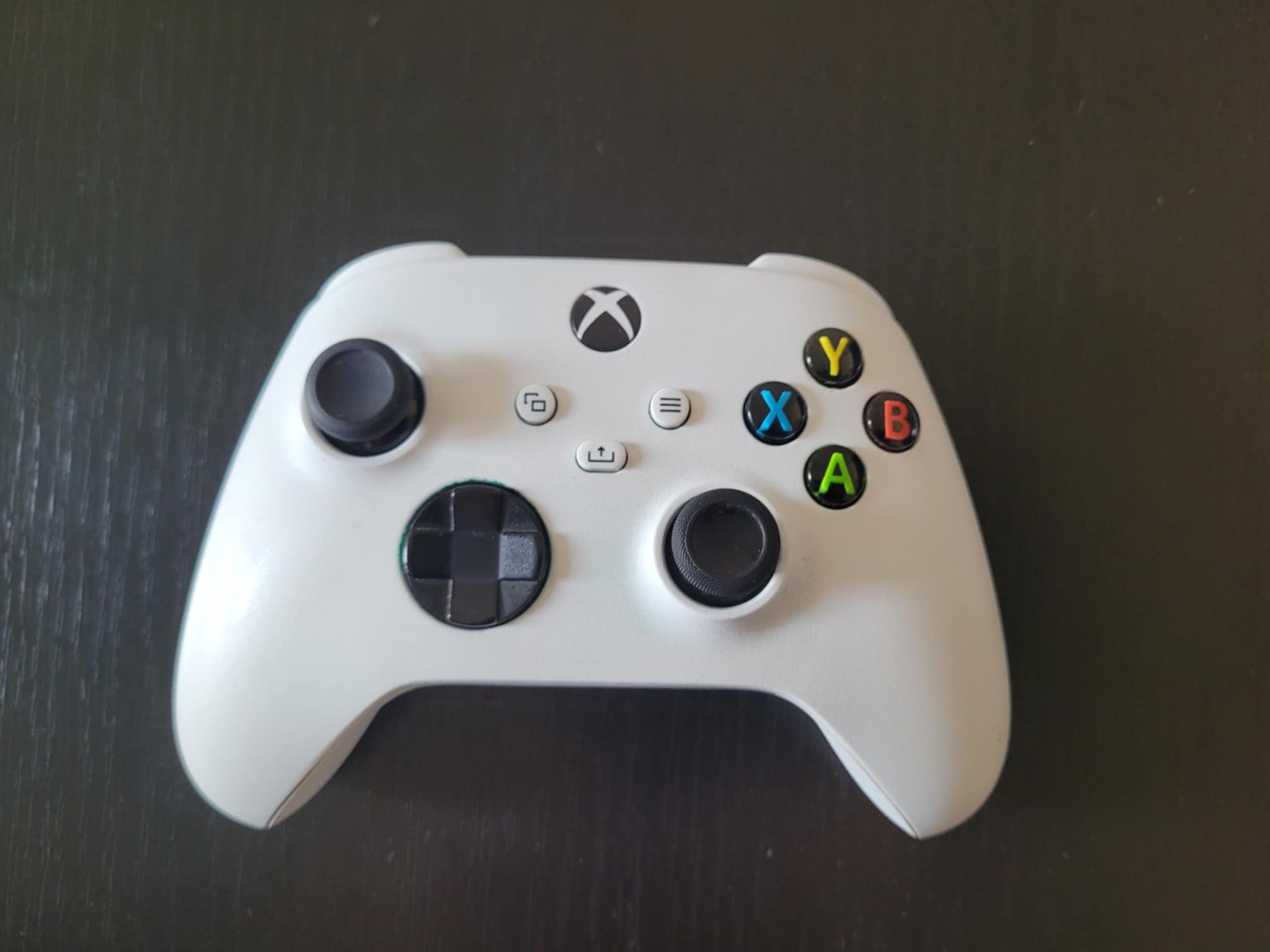 Eladó egy szép állapotú Microsoft Xbox Series X/S Wireless - Robot White controller. - HardverApró
