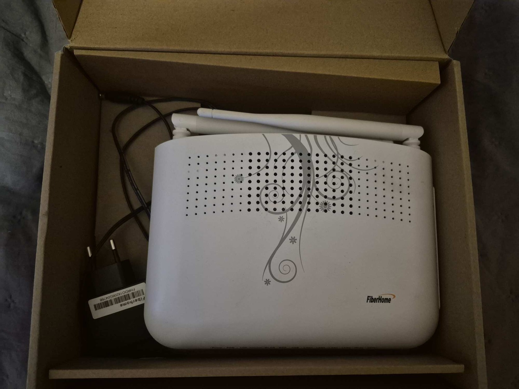 4db DLink 360R + 2db Allied Telesyn AT-RG624 + 1db FiberHome HG6244C ...