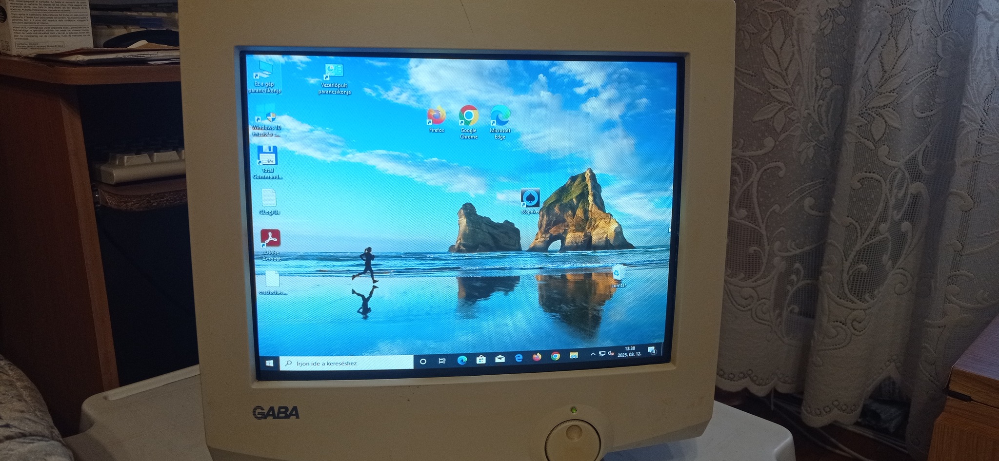 Crt monitor - HardverApró