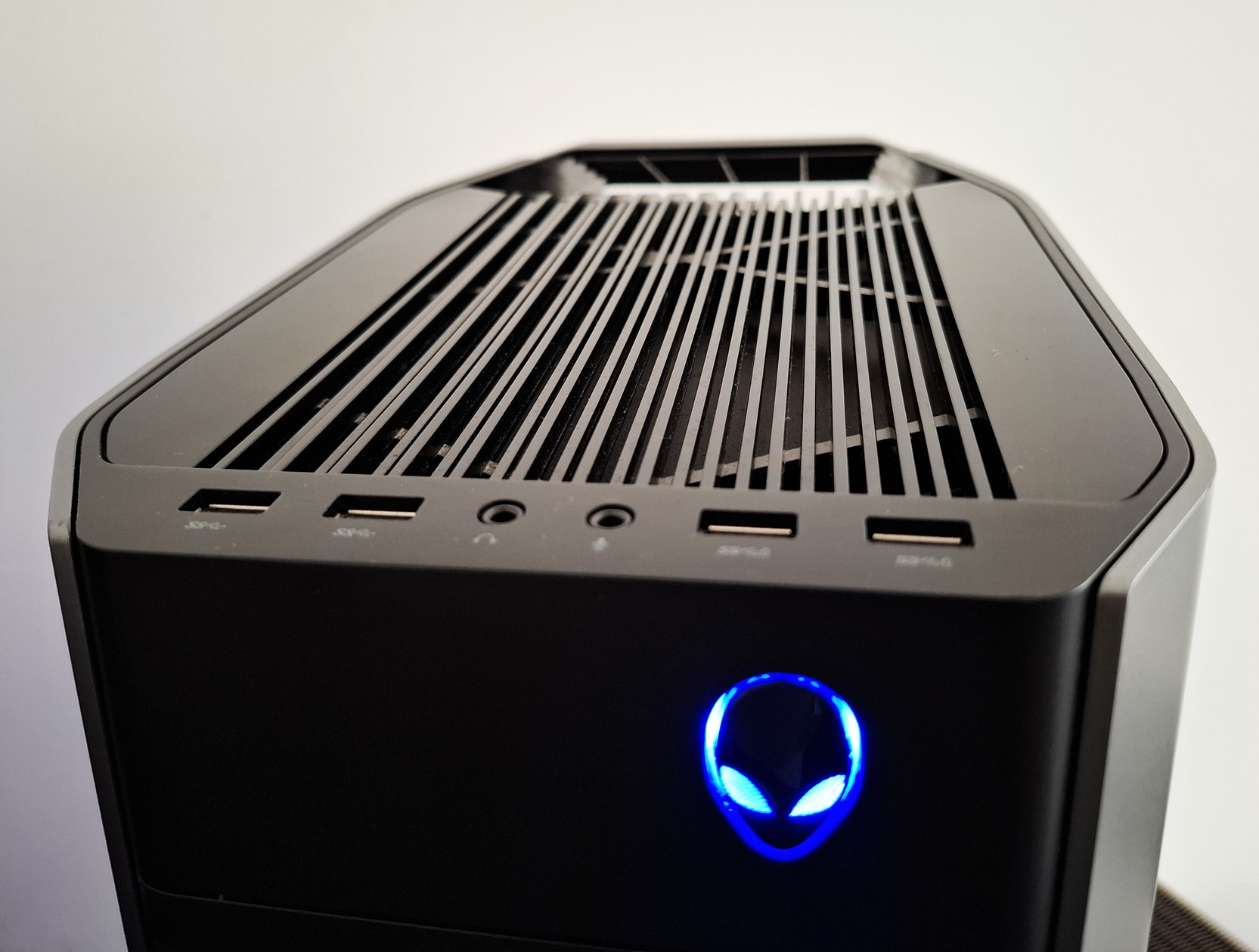 Alienware Aurora R6 GAMER PC! 32GB RAM/ i5-7400/ GTX 1060 6GB/ Wifi ...