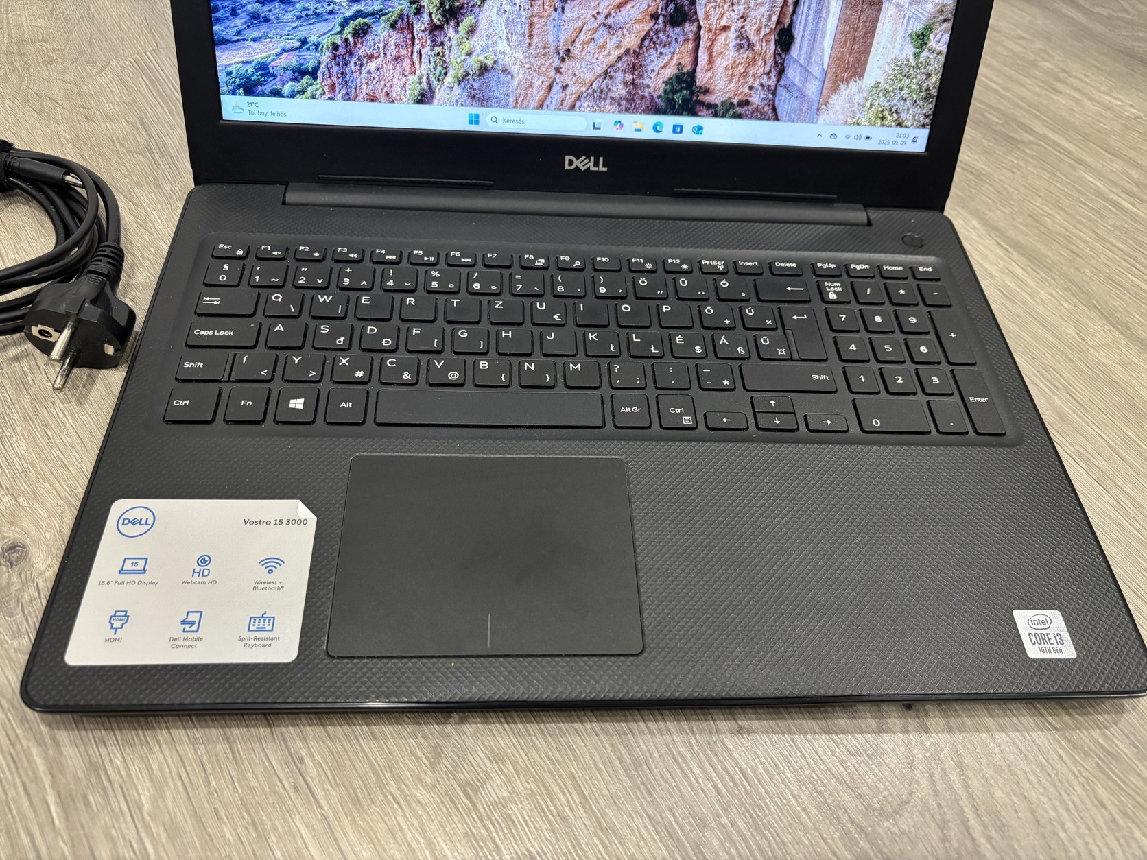 Dell Vostro 3590 15,6'' FullHD laptop, Intel Core i3 10110U, 8GB, 256GB ...