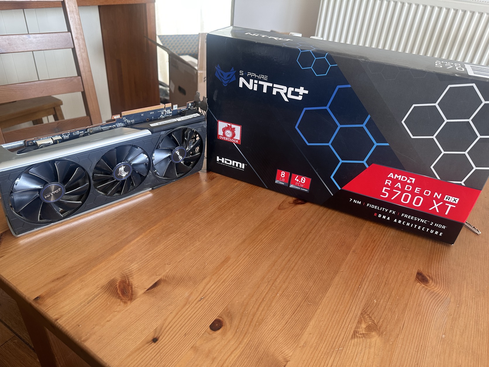 SAPPHIRE Nitro+ Radeon RX 5700XT 8GB - HardverApró