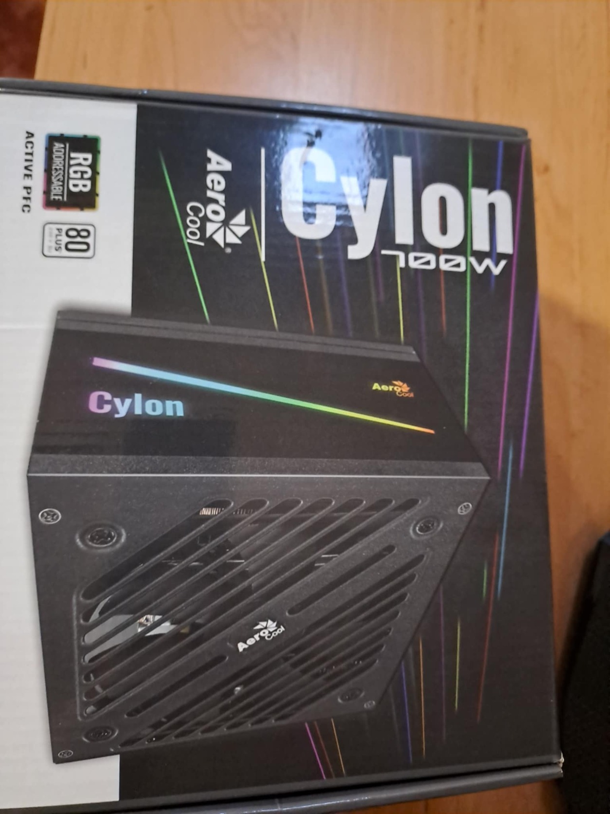 Cylon Aerocool RGB 700w táp plus 80 (dobozos) - HardverApró