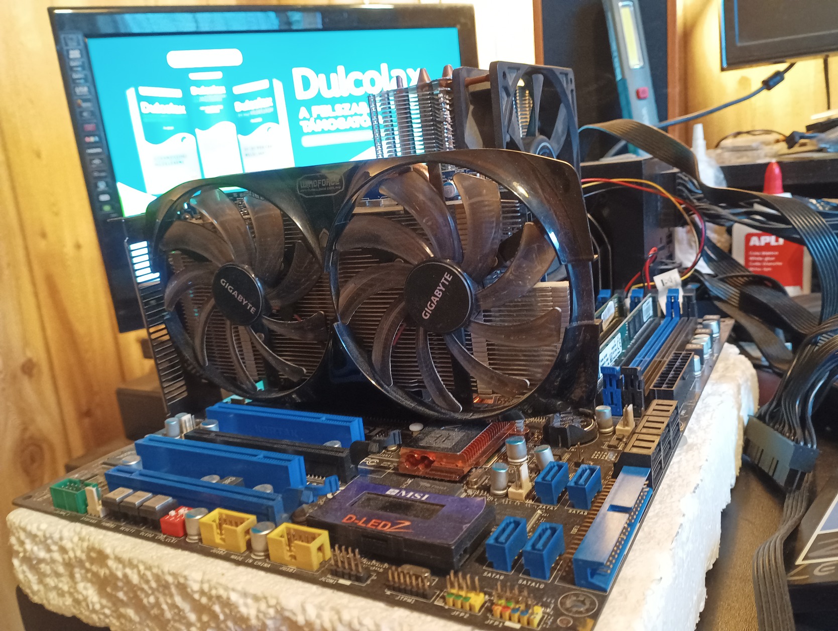 i7 félkonfig MSI Eclipse x58 SLI - HardverApró