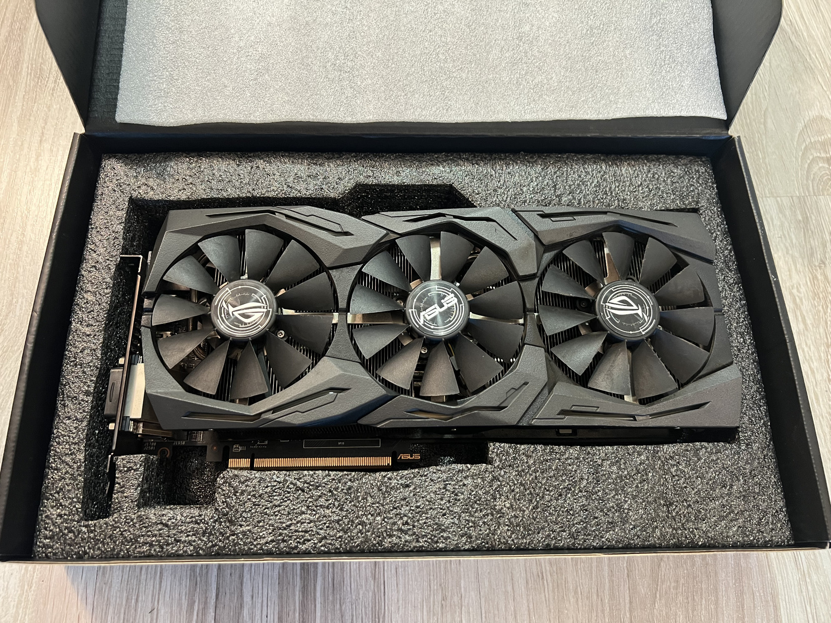 Asus ROG Strix RX 580 OC Edition 8GB - HardverApró