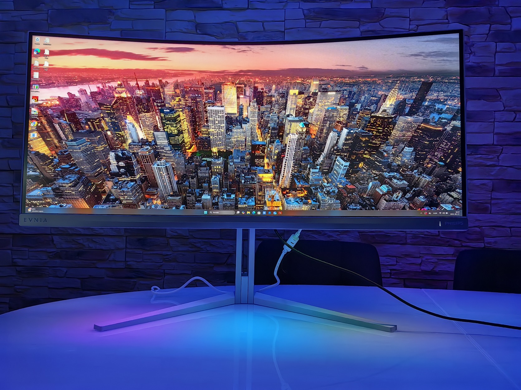 Philips Evnia Ultrawide Gamer Monitor!34"/3440x1440/Mini LED/1400nit ...