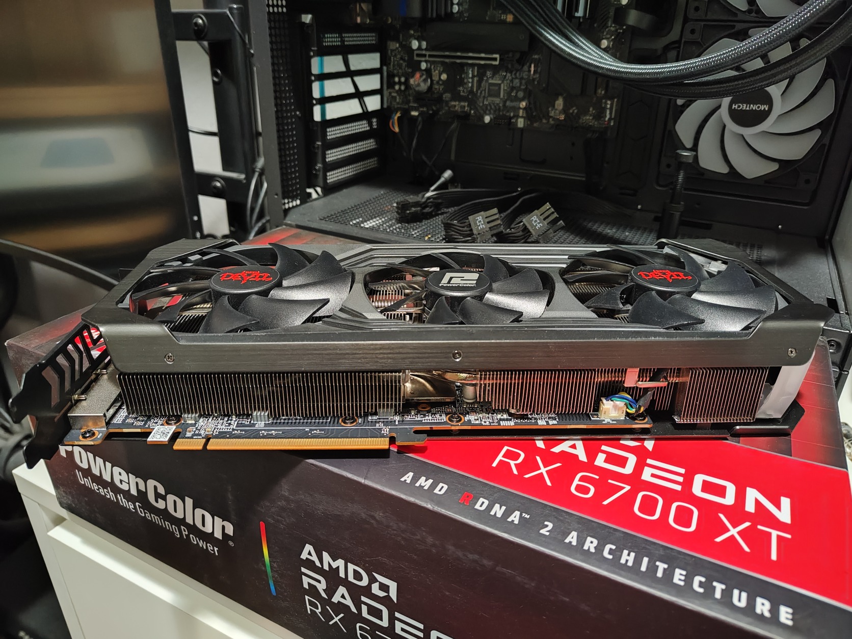 Eladó PowerColor Red Devil AMD Radeon RX 6700 XT 12GB GDDR6 - HardverApró