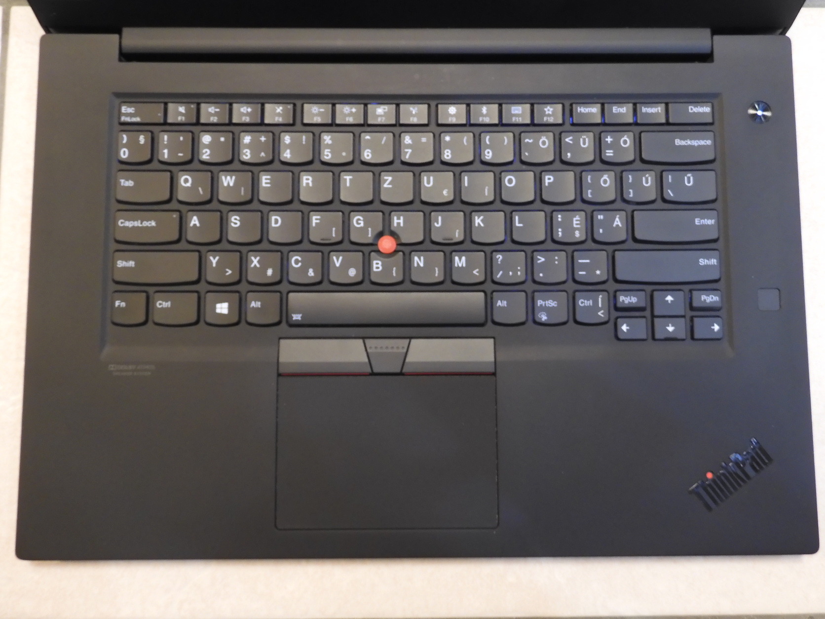 Lenovo ThinkPad P1 G2 Tervező Vágó Laptop -70% 15,6" Xeon E-2276M 32 ...