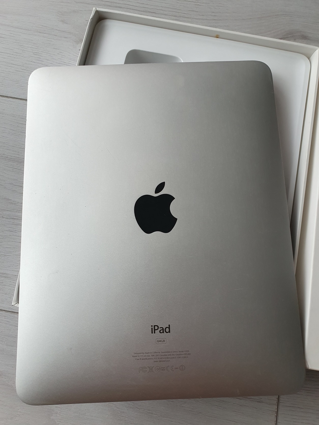 Apple IPad 1th GEN 64GB Model A1219 első szériás retro tablet - HardverApró