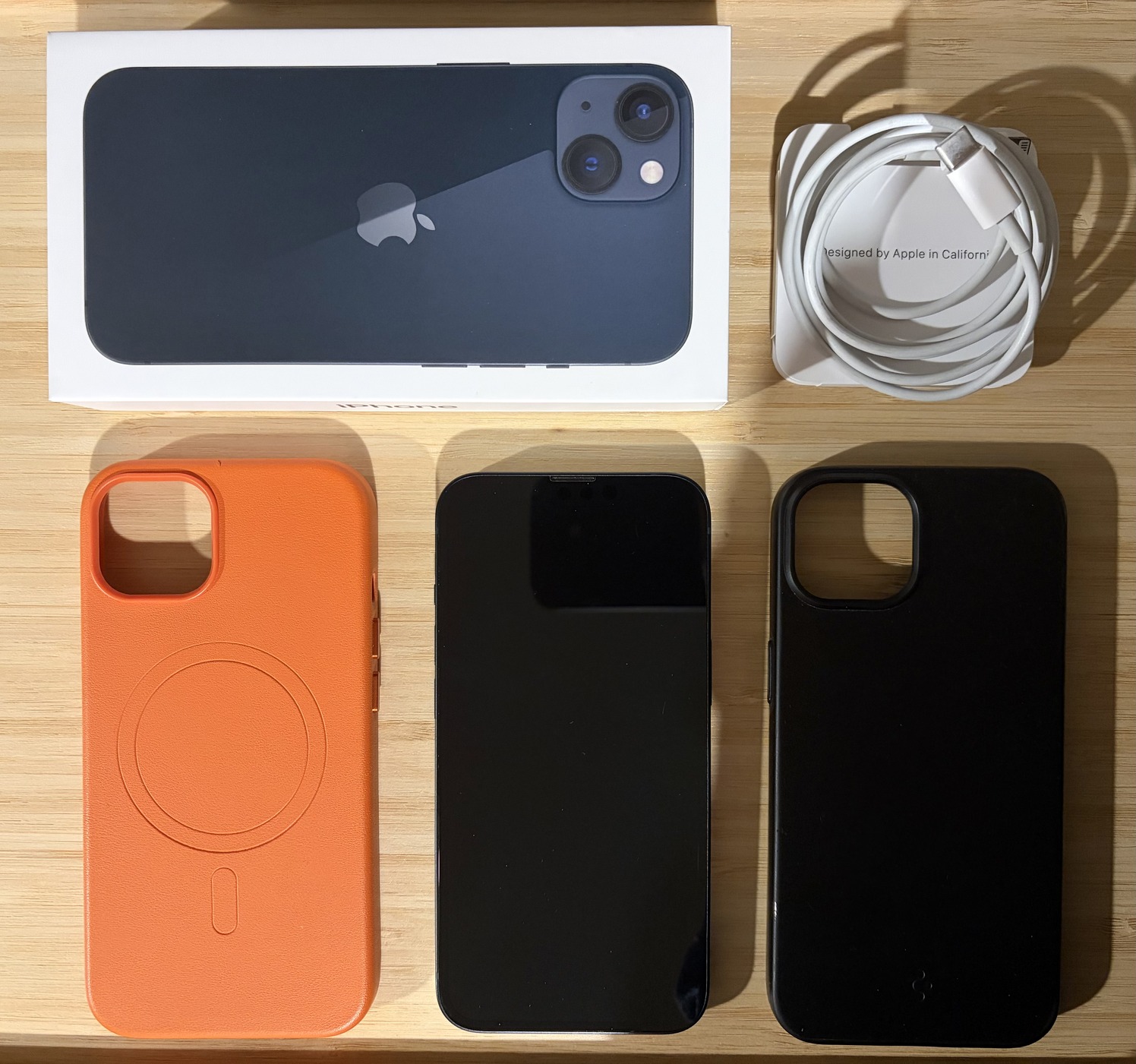 iPhone 13 128GB midnight-black, független + extra tokok - HardverApró