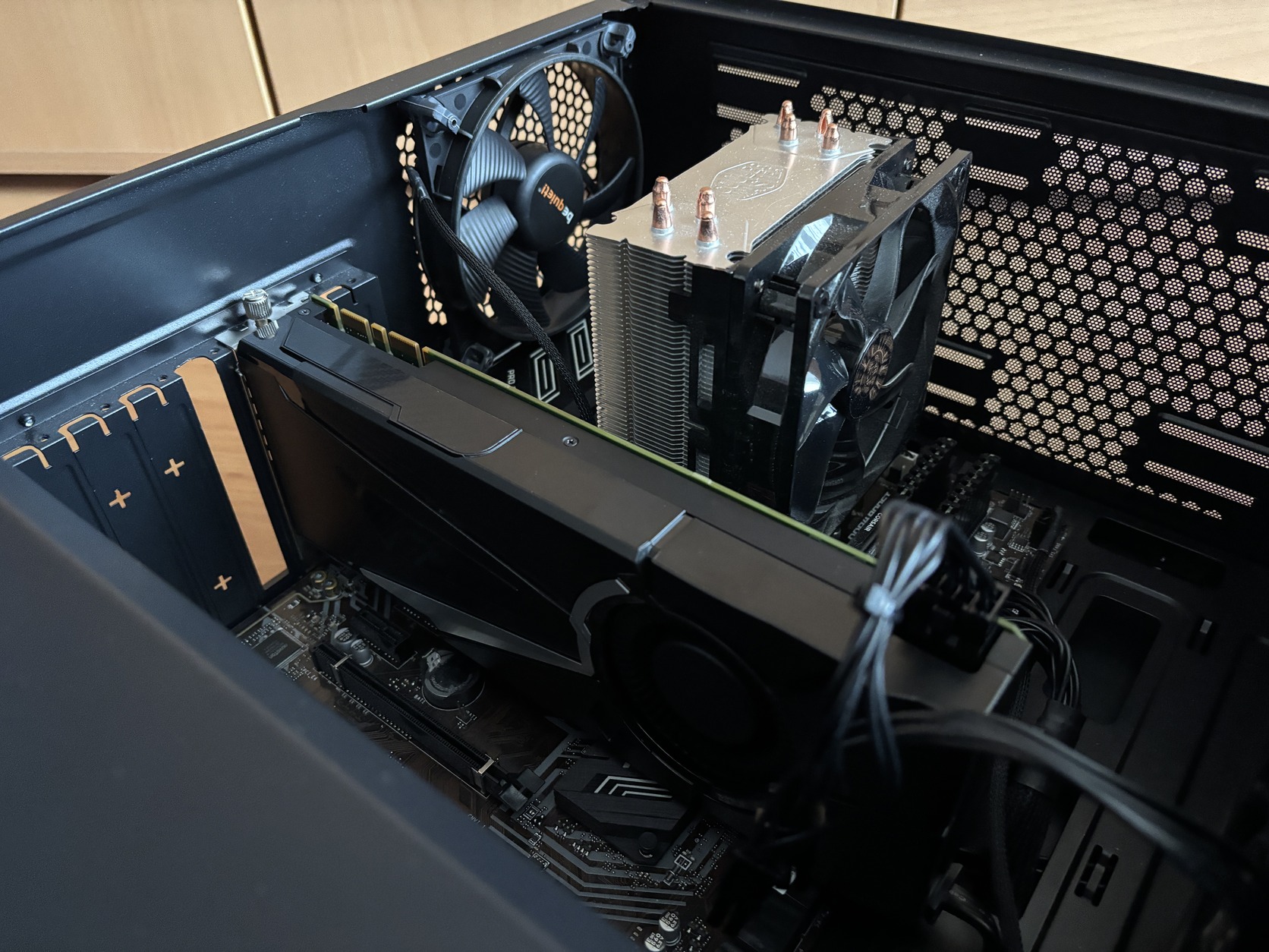 Komplett PC i7-9700 + 16GB RAM + GTX 1070 - HardverApró