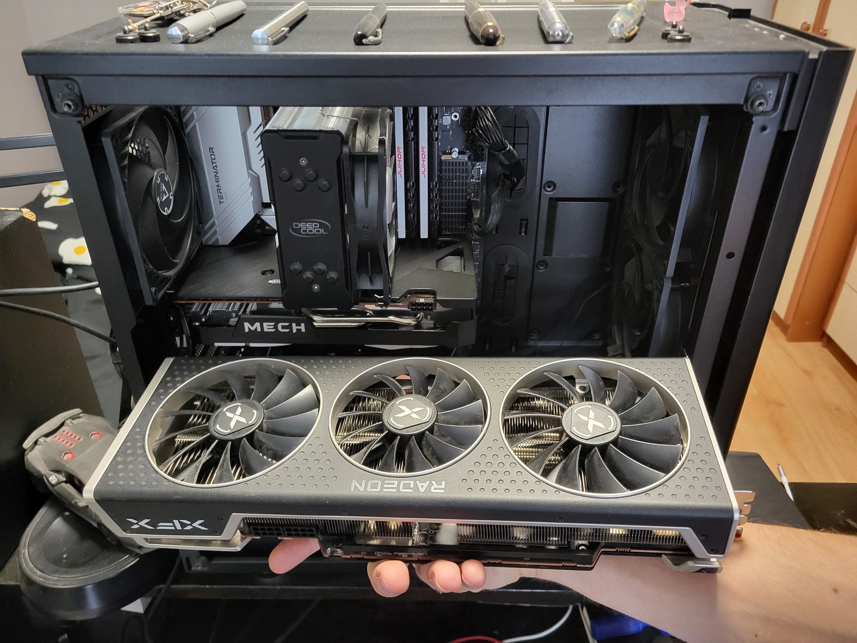 XFX Rx 6800 Speedster QICK 319 Black Videokártya, 16 GB GDDR6 - HardverApró