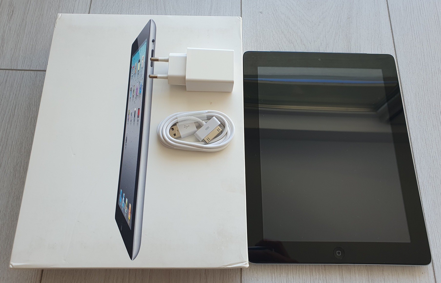 TELE JÁTÉKKAL Apple IPad 2. GEN 16GB Model A1396 retro tablet - HardverApró