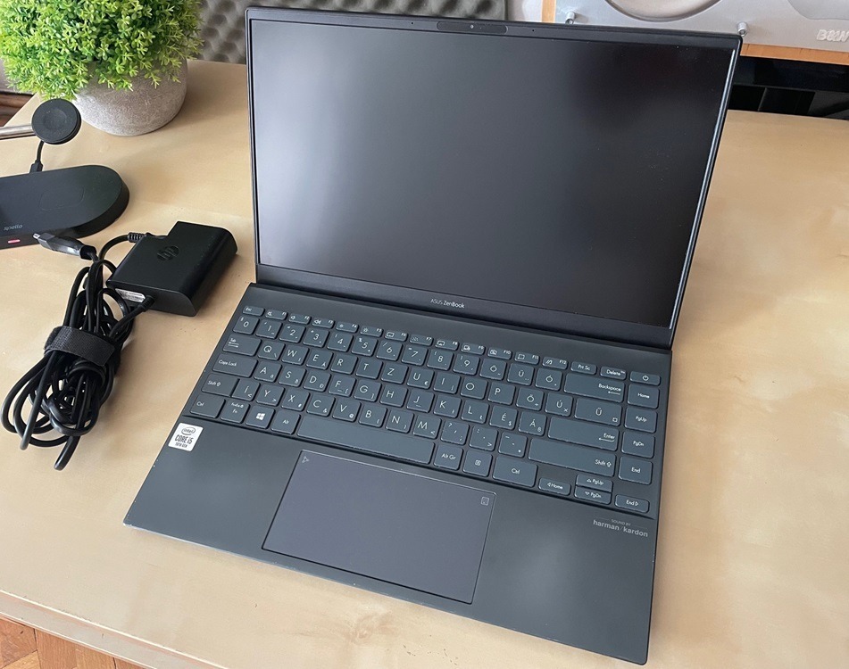 Asus ZenBook 14 UX425J - i5-1035G1 16GB ddr4 (rossz akkumlátorral ...