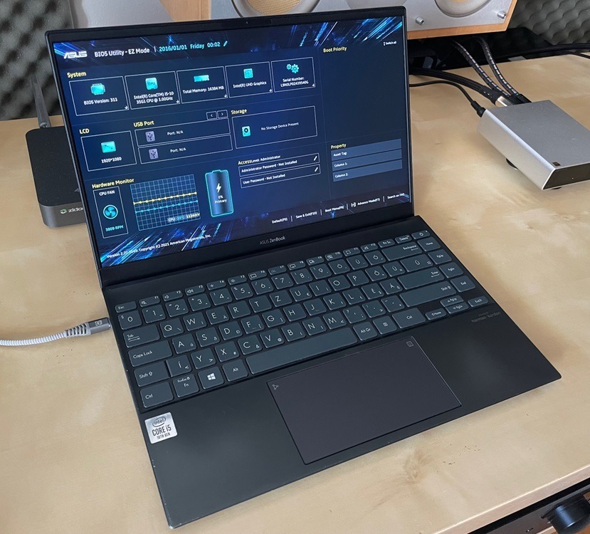 Asus ZenBook 14 UX425J - i5-1035G1 16GB ddr4 (rossz akkumlátorral ...