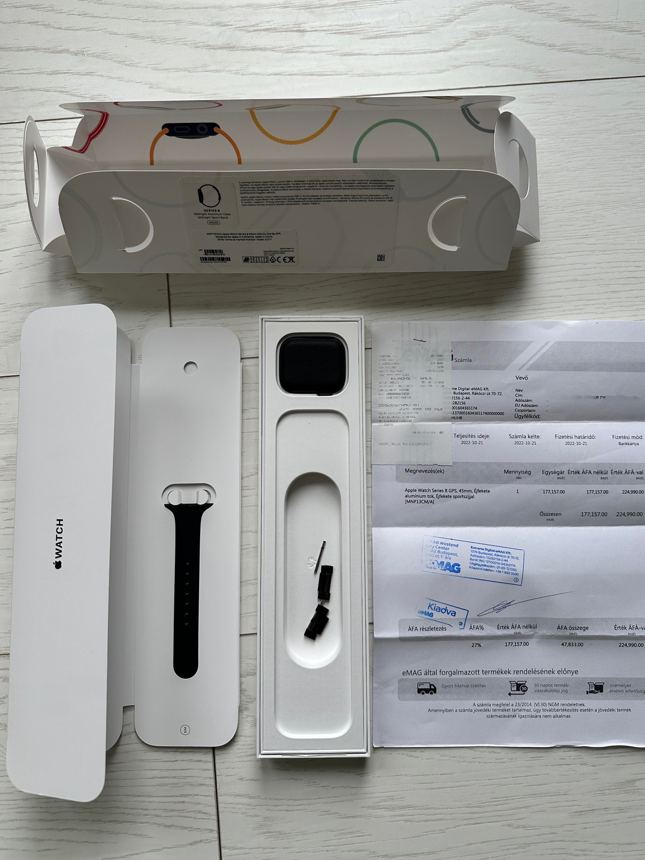 Apple Watch Series 8 (45 mm, Midnight Black) sok kiegészítővel ...