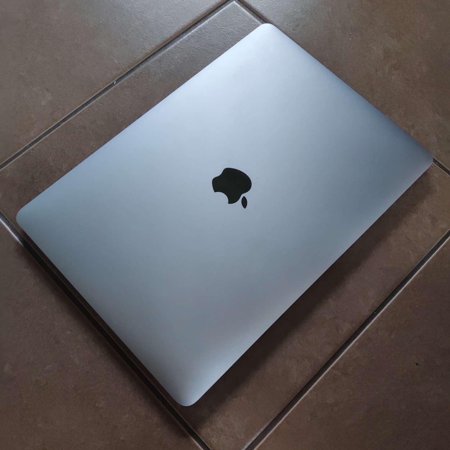 Macbook Pro 13" - 2020, 4 mag i5, 16/512GB, touchbar - garancia (02 ...